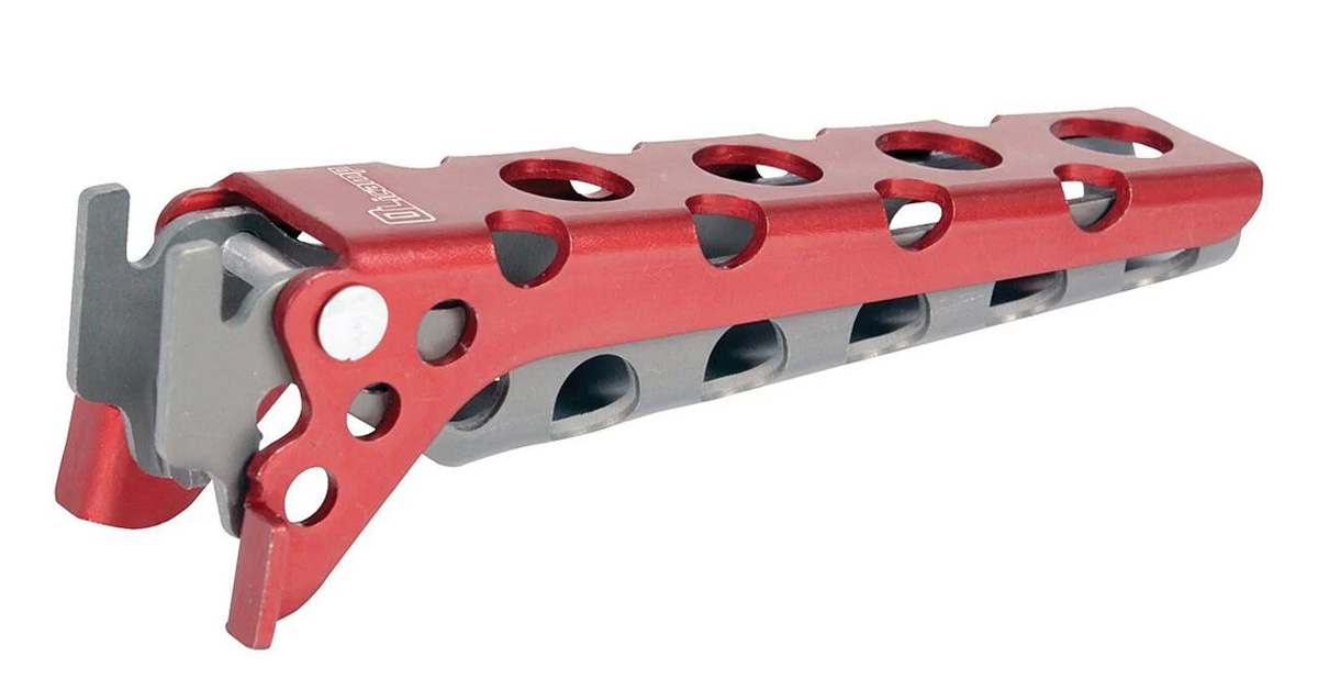 What Are Pot Lifters For Camping And Why You Need One - 10 Toes Travel