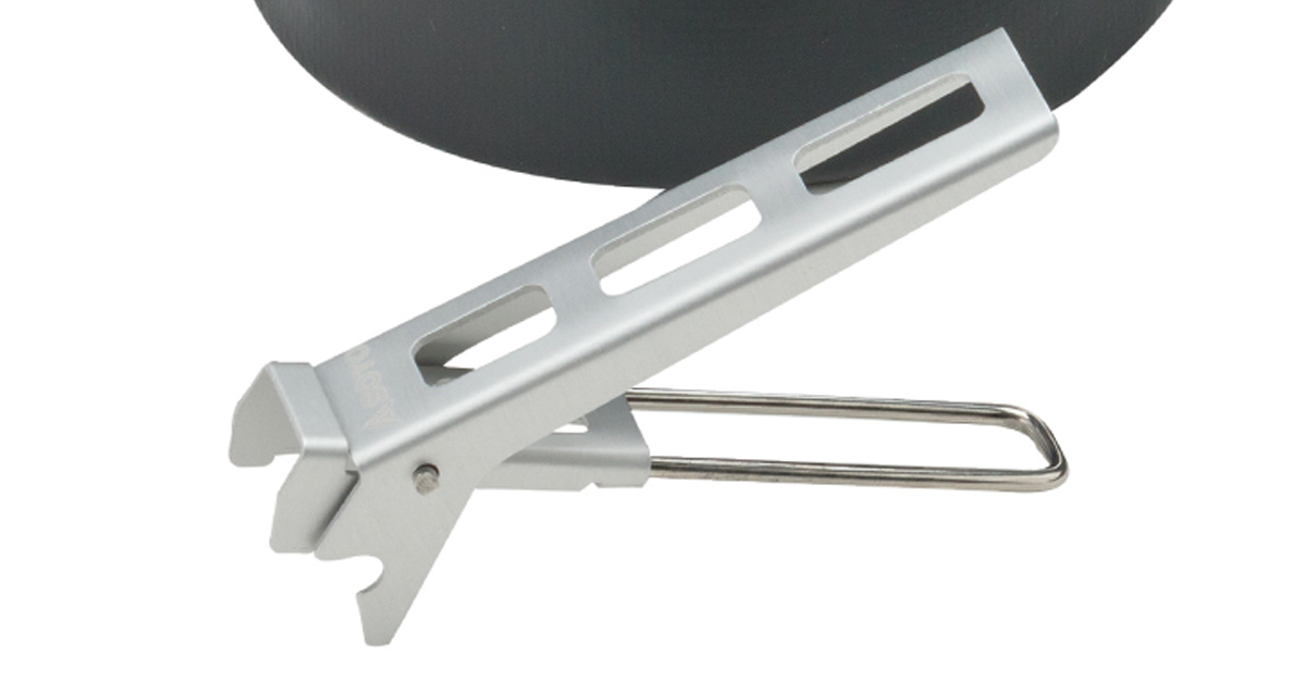 What Are Pot Lifters For Camping And Why You Need One - 10 Toes Travel