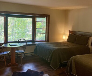Visiting Whistlin' Jack's Outpost and Lodge - Naches, WA