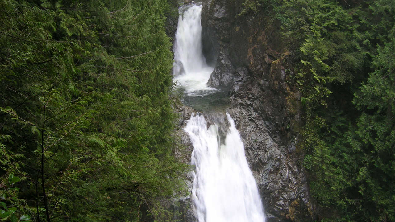 10 Best Hikes To Do In Western Washington in April - 10 Toes Travel